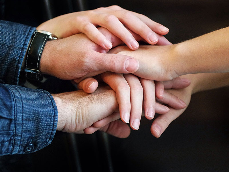 Anchor Partner in Polyamory: What It Means and How It Works